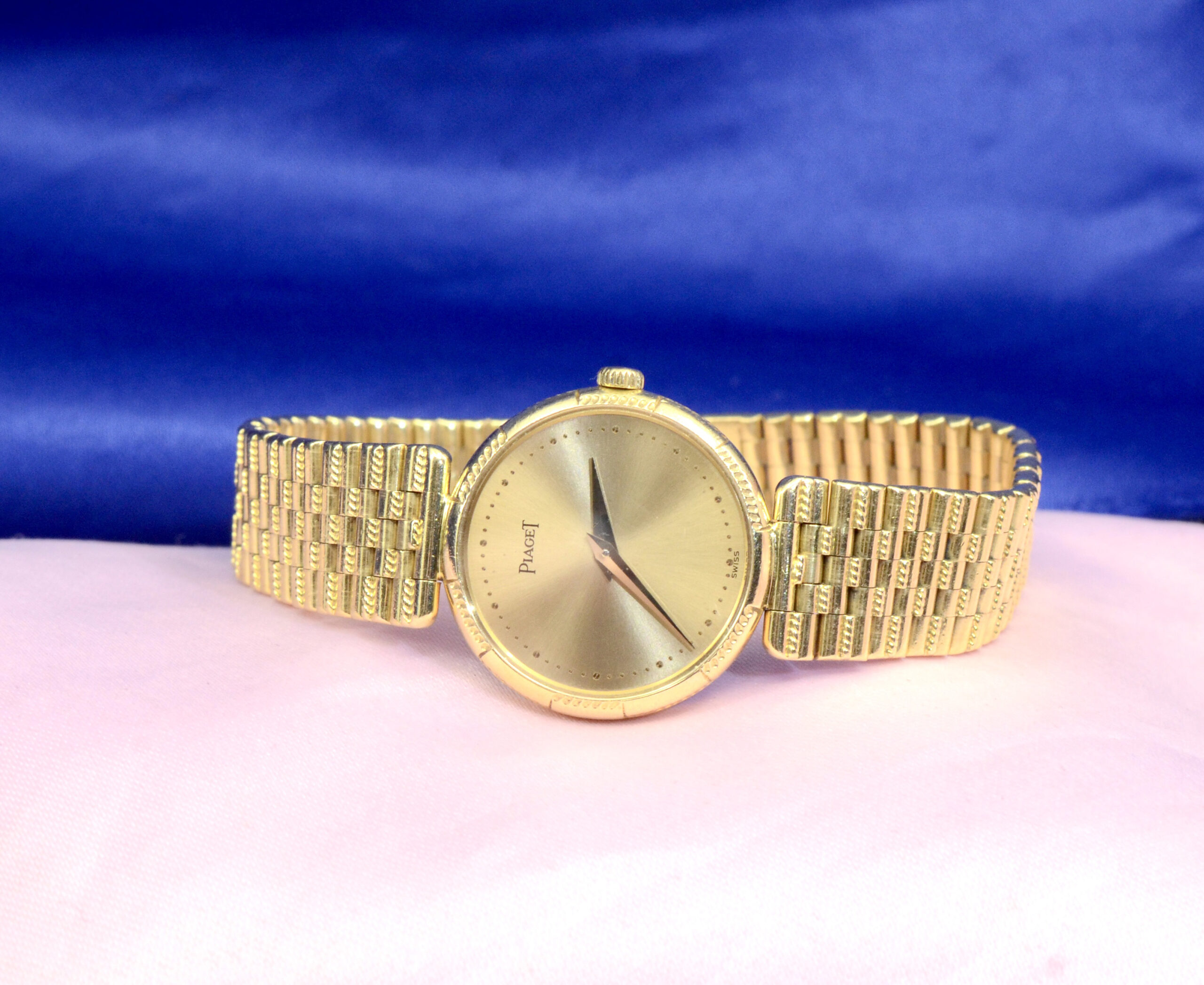 Ladies’ Vintage 1980s Piaget Ref.8055 G2V watch in 18K Yellow Gold 47 ...